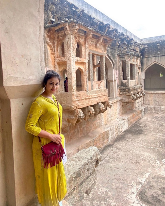 Actress Shobhita Rana Latest Pics | Telugu Rajyam